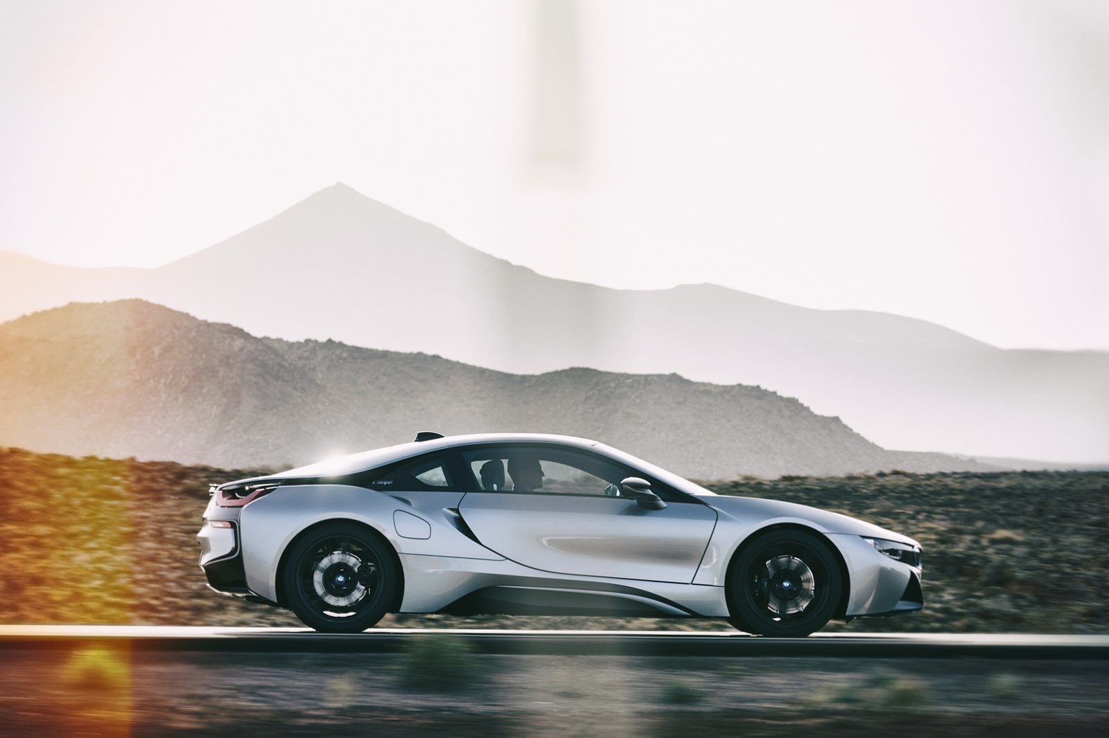 2019 BMW i8 PHEV Sportscar Goes Topless, i8 Coupe Gets Upgraded (With ...