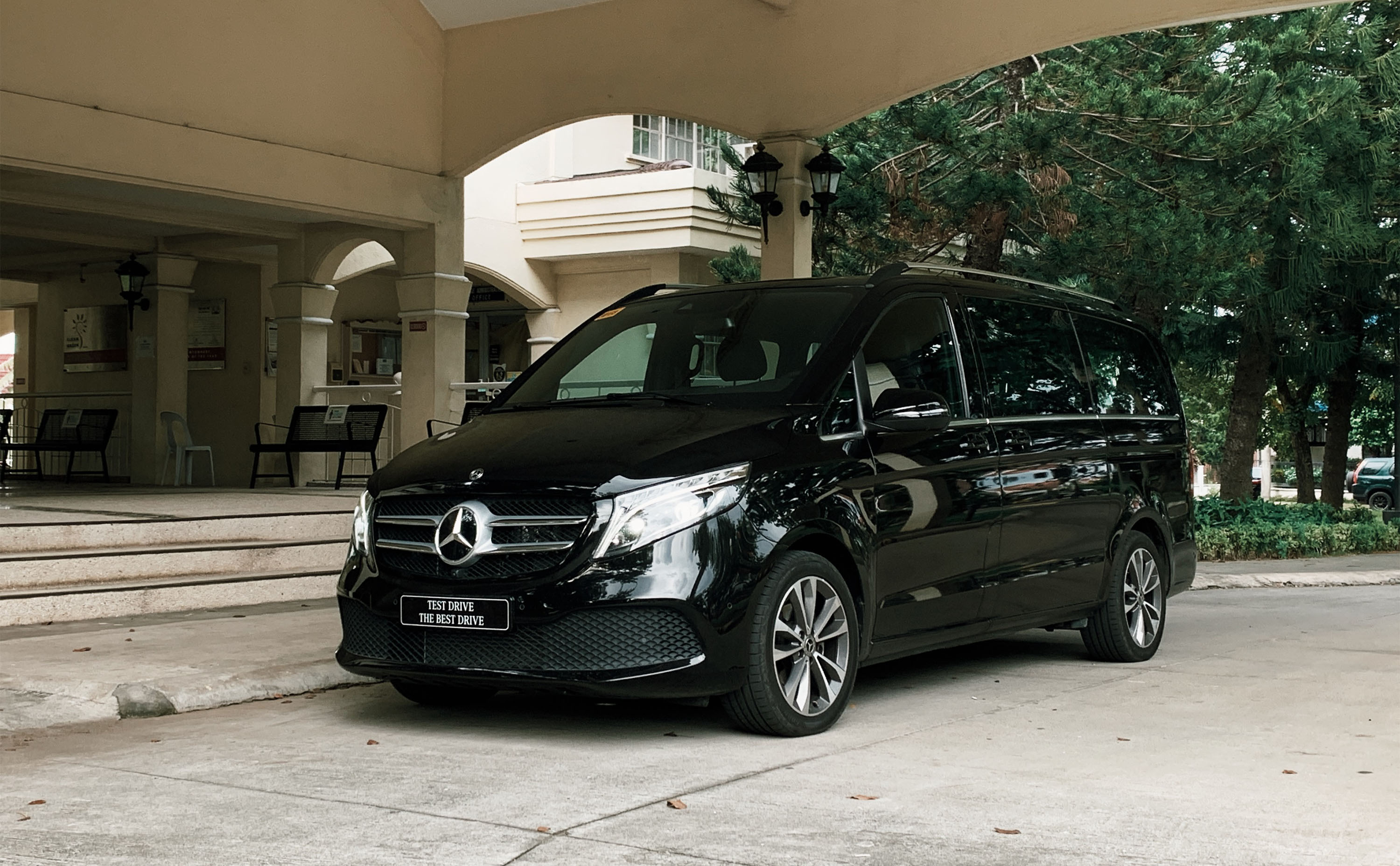 The Mercedes-Benz V-Class Is Perfect For Both Work And Leisure