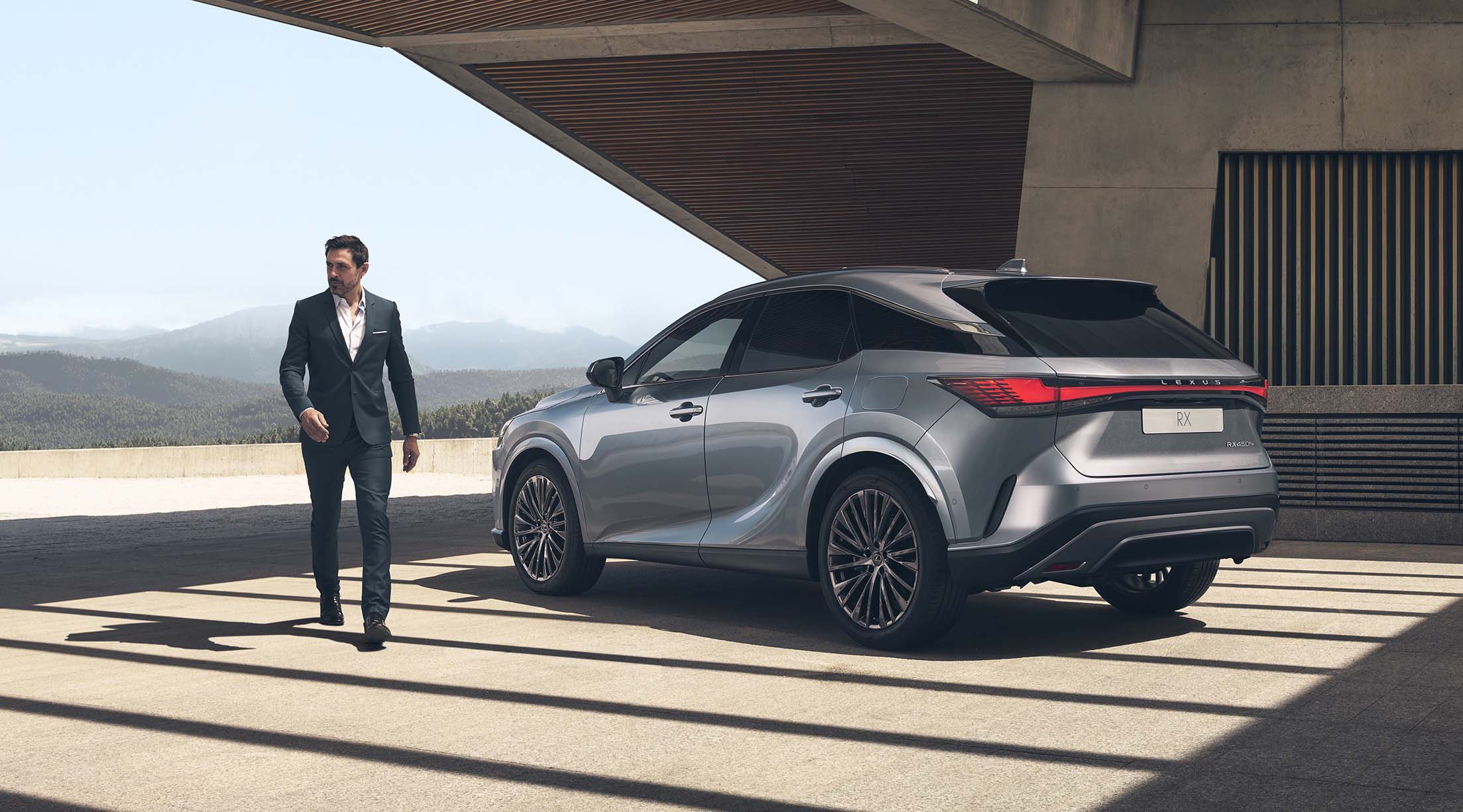 Lexus PH To Treat Dads This Weekend At Its Mitsukoshi BGC Showroom