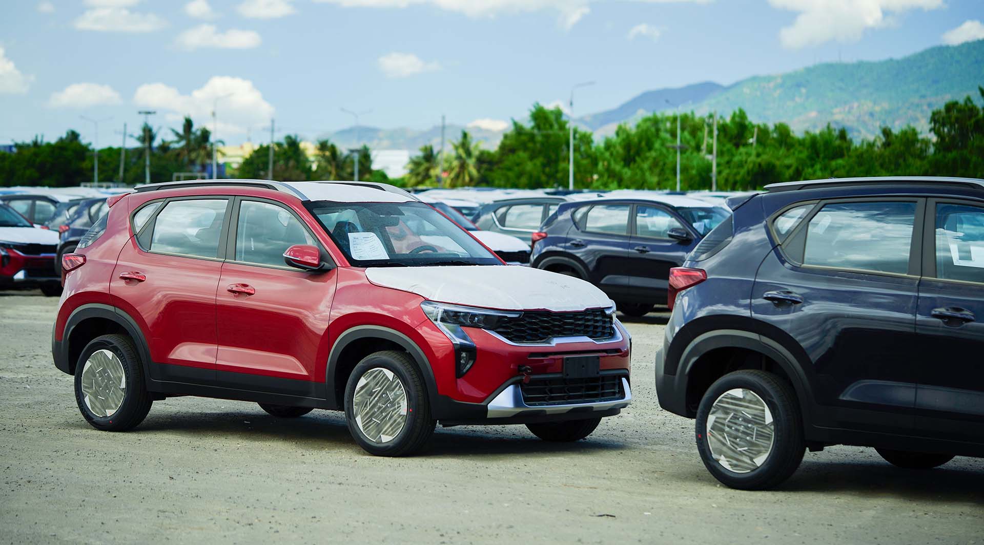 Raize-Rivaling Kia Sonet Arrives In PH Ports, To Start At P770K - Go ...