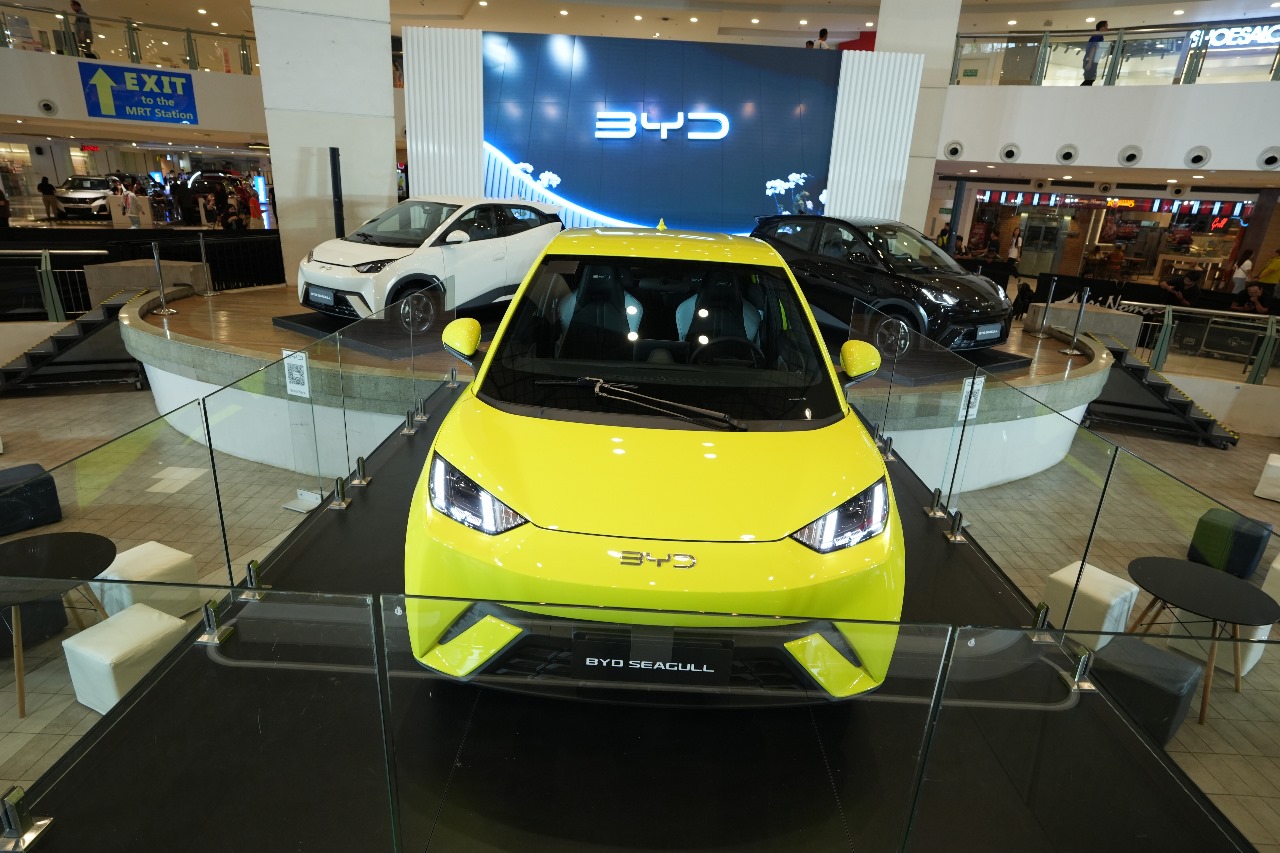 LOOK: BYD Seagull Makes Surprise Appearance In Trinoma - Go Flat Out PH